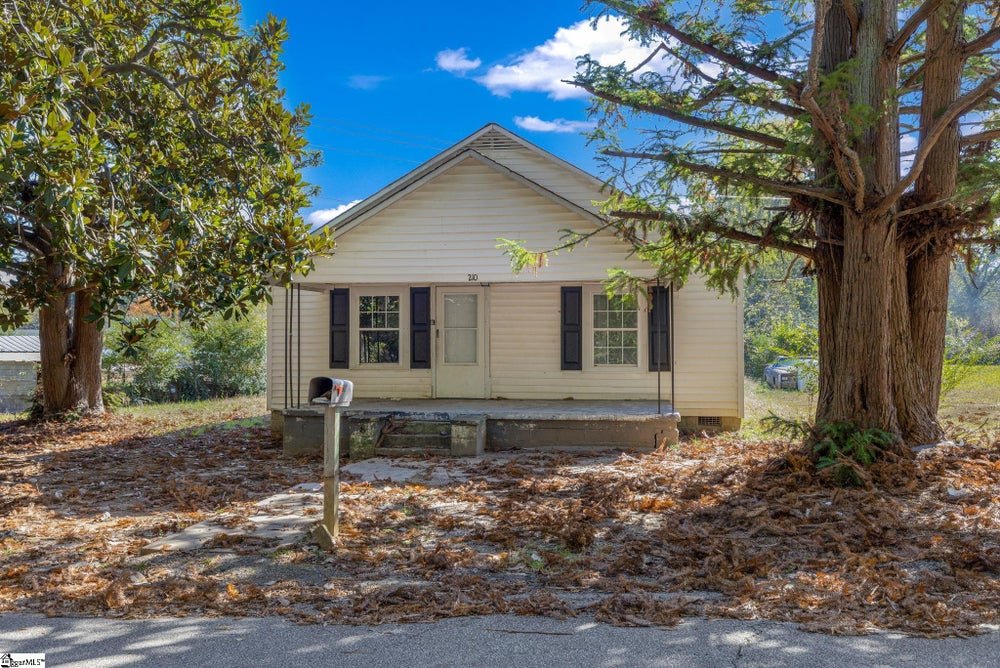 210 Walker Avenue, Laurens, SC 29360 - MLS# 1574409 - Coldwell Banker