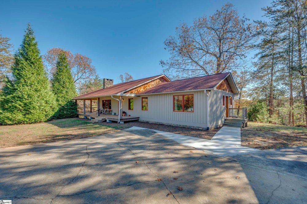 891 Meadow Crest Road, Tryon, NC 28782 - MLS# 1575036 - Coldwell Banker