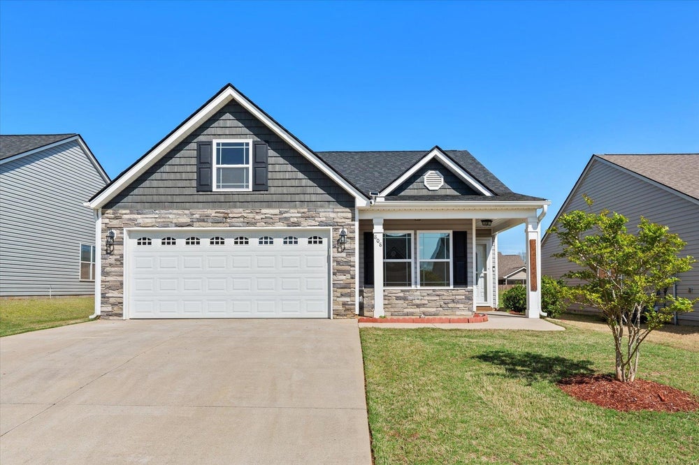 808 John Thomas Way, Greer, SC 29651 - MLS# 322375 - Coldwell Banker
