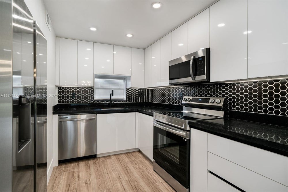 Address Withheld By Seller, Pembroke Pines, FL 33025 - MLS# A11745569 ...