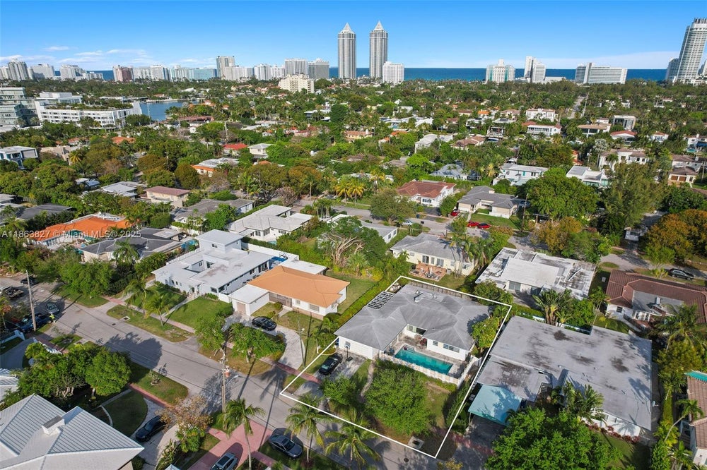 4525 N Jefferson Ave, Miami Beach, FL 33140 - MLS# A11863827 - Coldwell ...