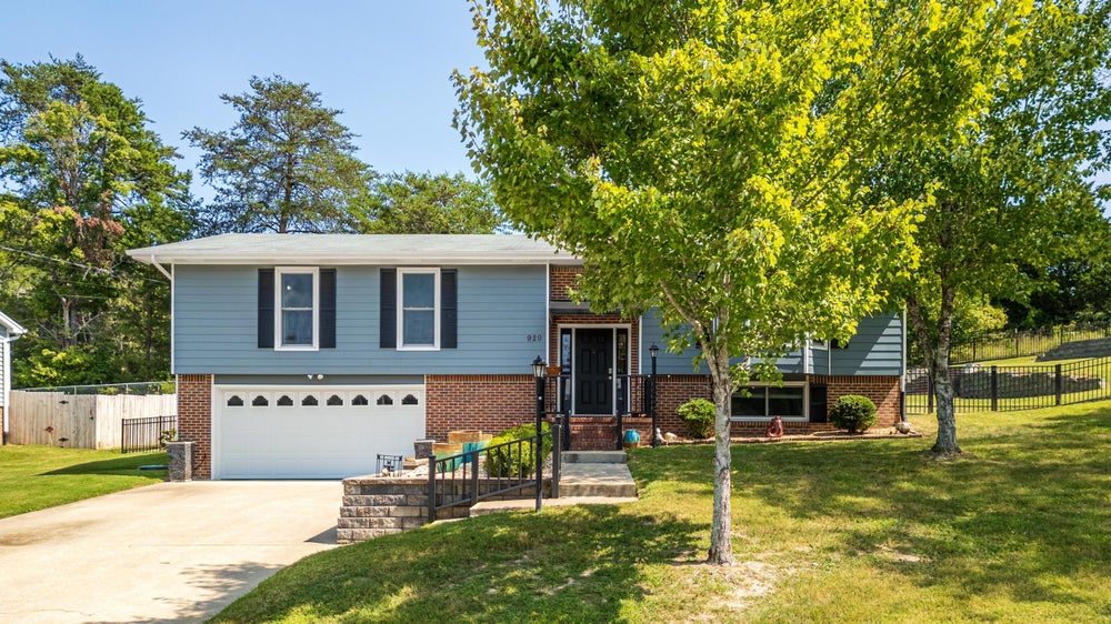 929 Brookrun Drive, Hixson, TN 37343 - MLS# 20244013 - Coldwell Banker