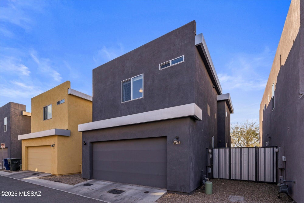808 E Park Modern Drive, Tucson, AZ 85719 - MLS# 22503919 - Coldwell Banker