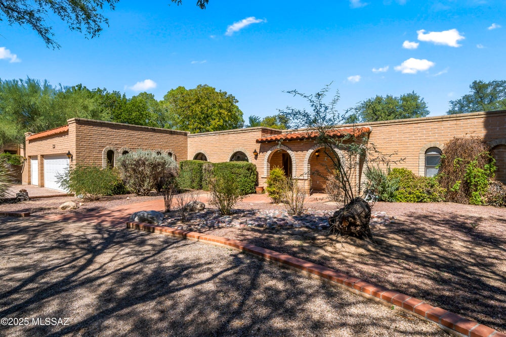 12445 E Sutter Mill Street, Tucson, AZ 85749 - MLS# 22526043 - Coldwell ...