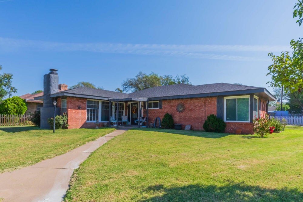 2041 S Travis Street, Amarillo, TX 79109-2023 - MLS# 25-9999 - Coldwell ...