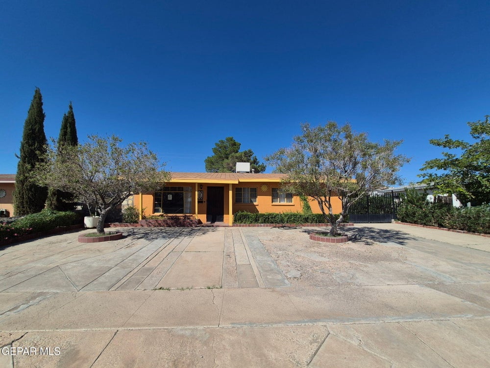 7421 Alpine Drive, El Paso, TX 79915 - MLS# 930923 - Coldwell Banker