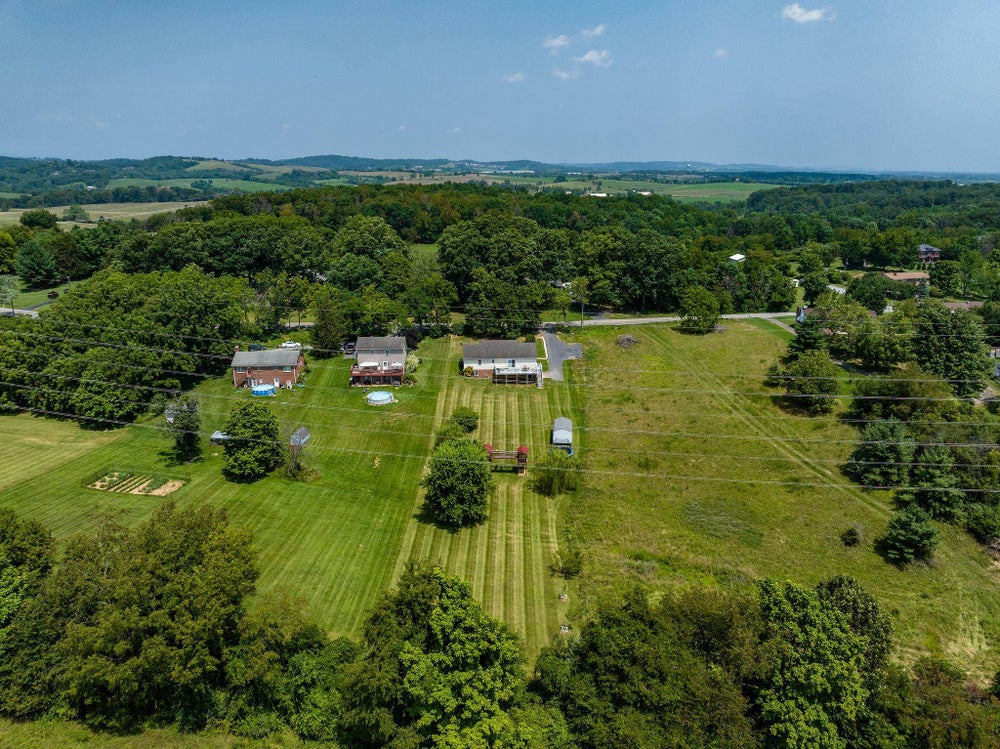 812 New Hope Rd, Staunton, VA 24401 - MLS# 646992 - Coldwell Banker