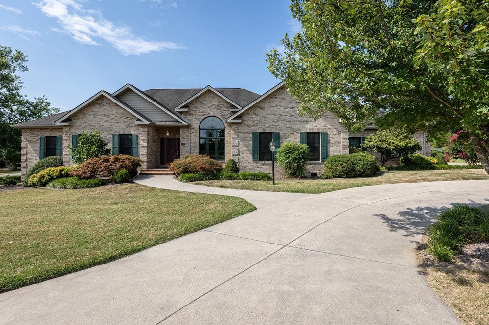 458 Rosemont Dr, Broadway, VA 22815 - MLS# 655194 - Coldwell Banker