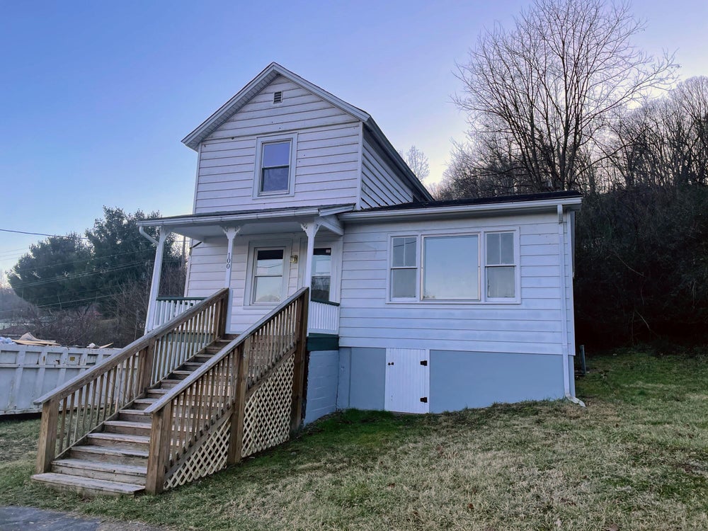 100 Railroad Ave, Iron Gate, VA 24448 - MLS# 904793 - Coldwell Banker