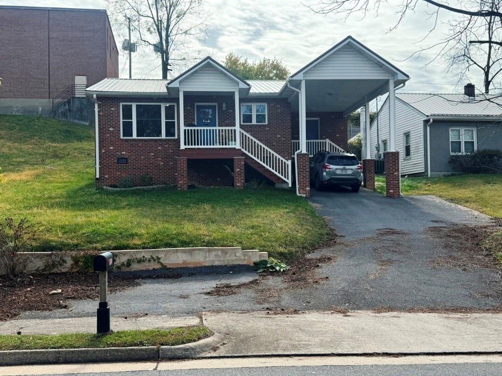 1012 Main St., Marion, VA 24354 - MLS# 103915 - Coldwell Banker