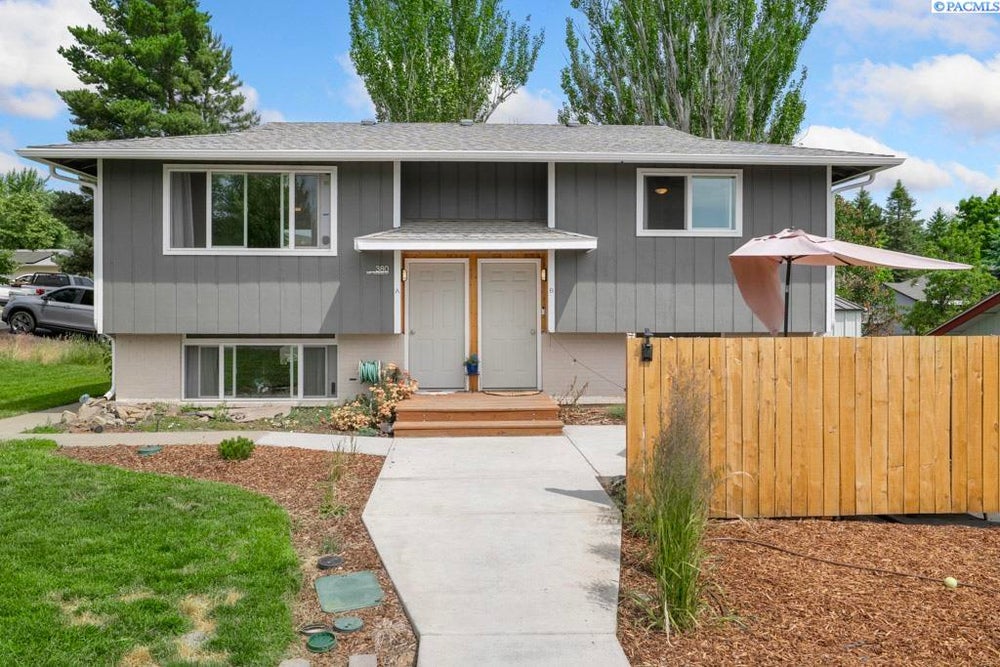 380 NW Thomas Street, Pullman, WA 99163 - MLS# 285221 - Coldwell Banker