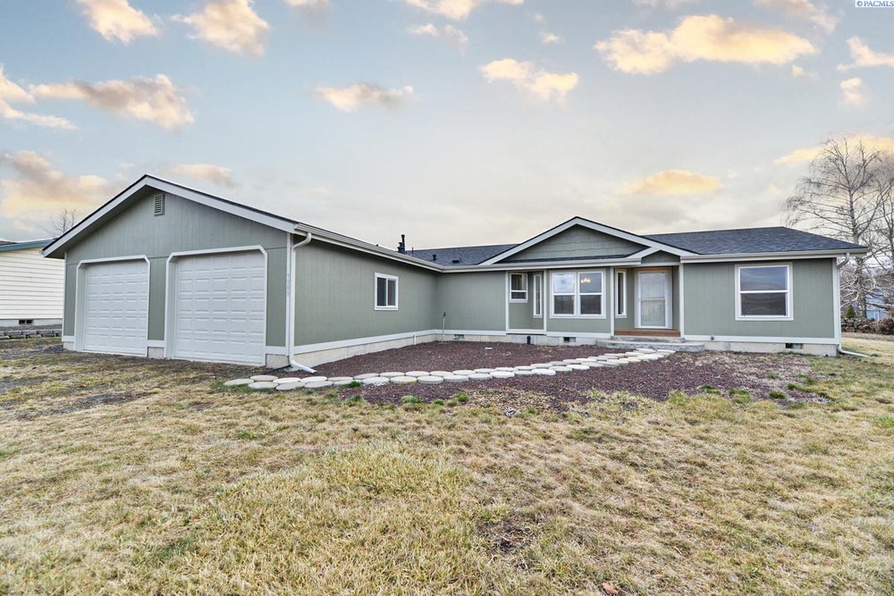 1202 Lincoln Street, Colton, WA 99113 - MLS# 285435 - Coldwell Banker