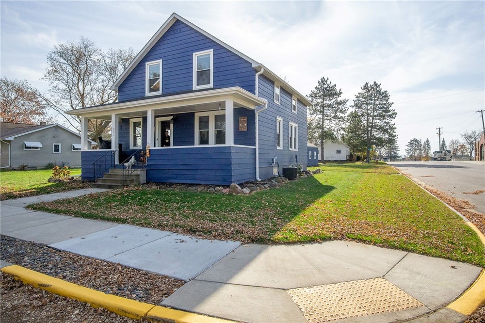 421 W Main Street, Thorp, WI 54771 - MLS# 1587039 - Coldwell Banker