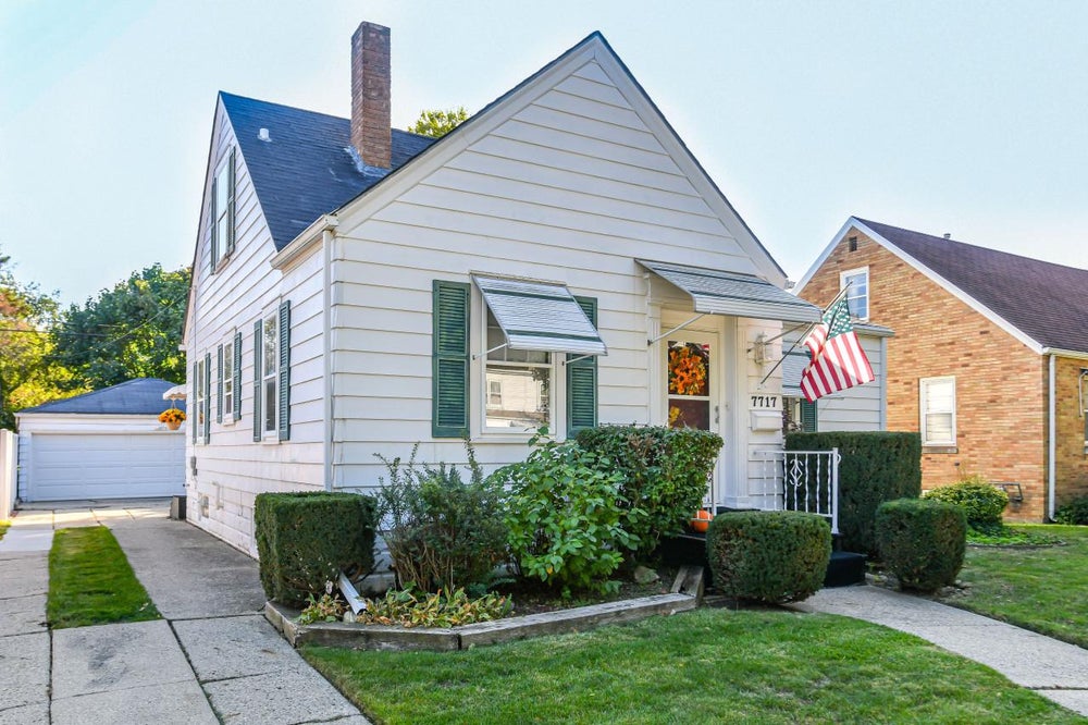 7717 29th AVENUE, Kenosha, WI 53143 - MLS# 1868541 - Coldwell Banker