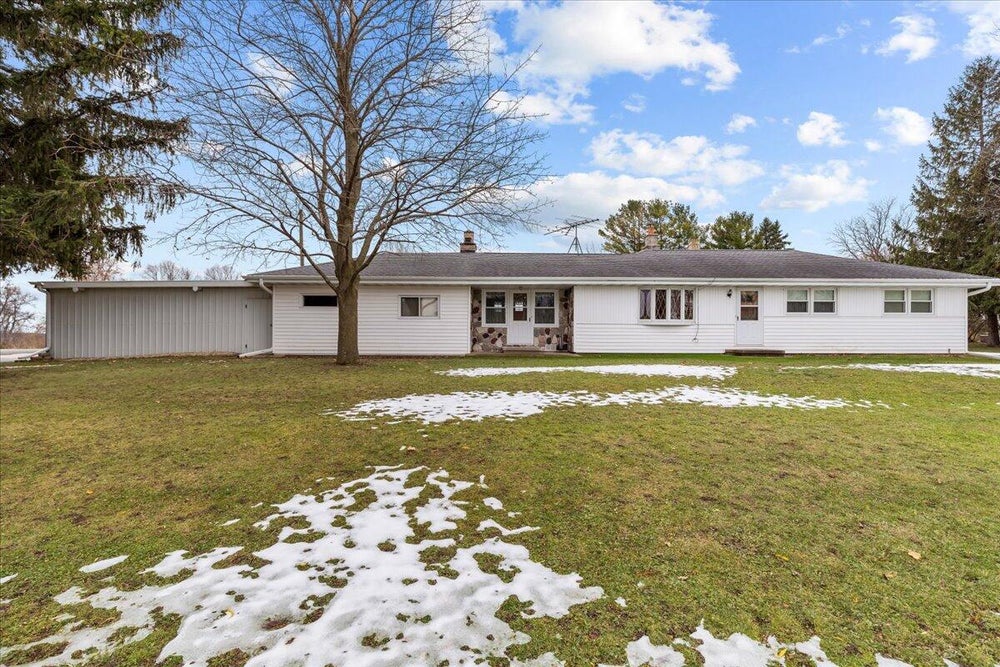 N4071 Hilltop ROAD, Rubicon, WI 53078 - MLS# 1900273 - Coldwell Banker