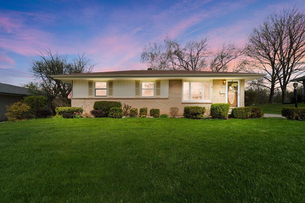 5219 Millshire ROAD, Greendale, WI 53129 - MLS# 1916068 - Coldwell Banker