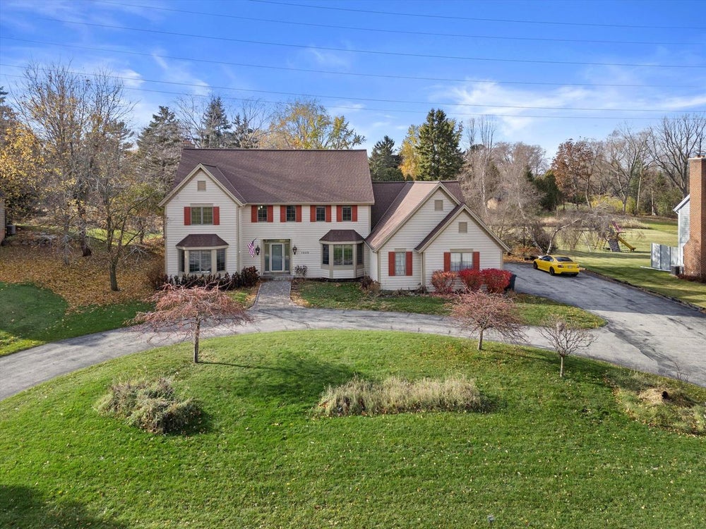 1825 Derrin LANE, Brookfield, WI 53045 - MLS# 1943550 - Coldwell Banker