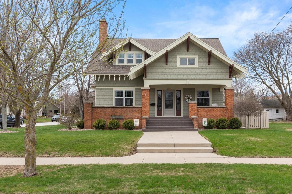 2600 Washington STREET, Two Rivers, WI 54241 - MLS# 1929002 - Coldwell ...