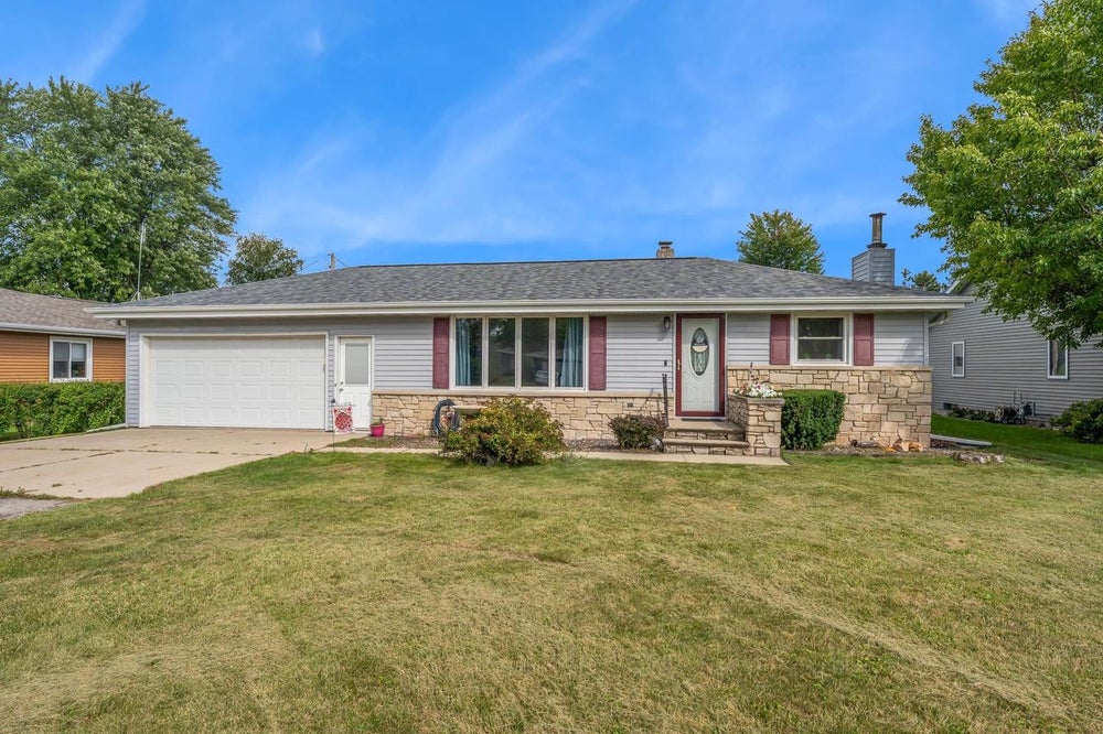3030 N MORRISON STREET, Appleton, WI 54911 - MLS# 50314079 - Coldwell ...