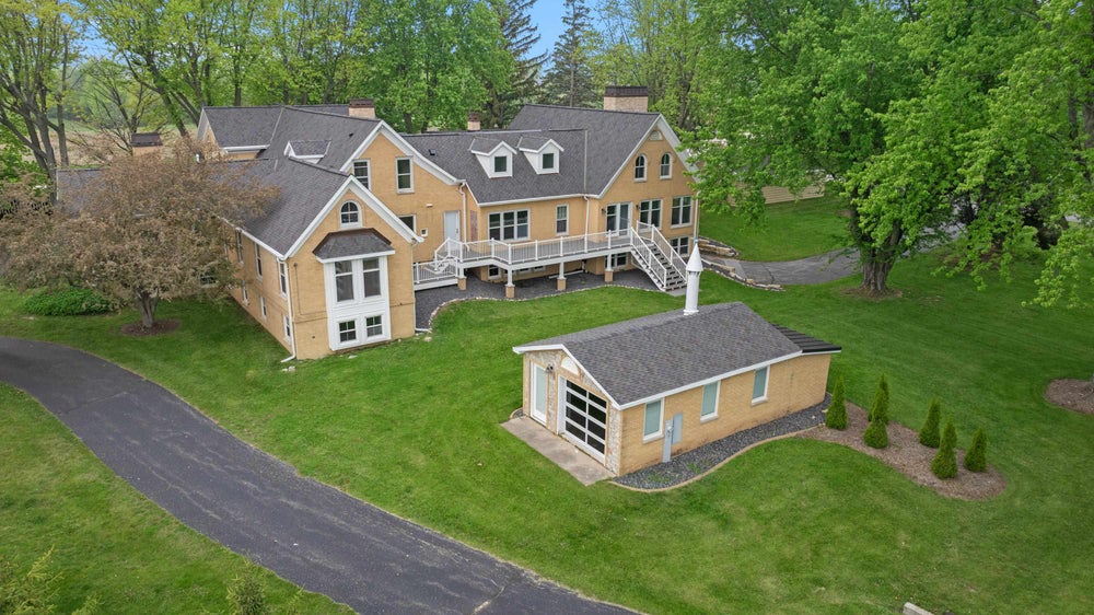 6600 N Ballard Road, Appleton, WI 54913-7861 - MLS# 50289220 - Coldwell Banker