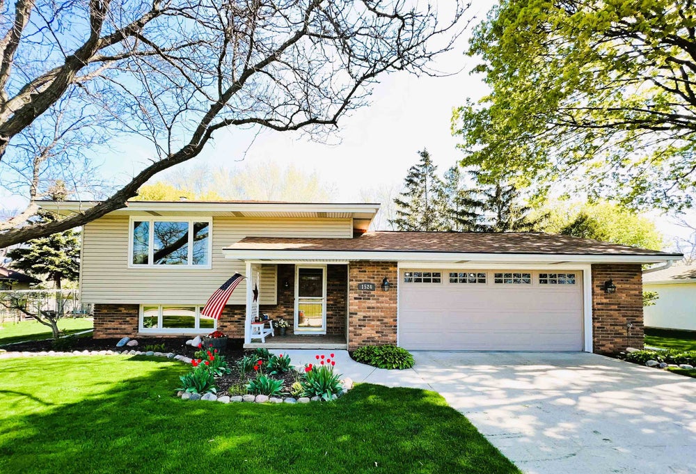 1524 S Covenant Lane, Appleton, WI 54915 - MLS# 50289691 - Coldwell Banker