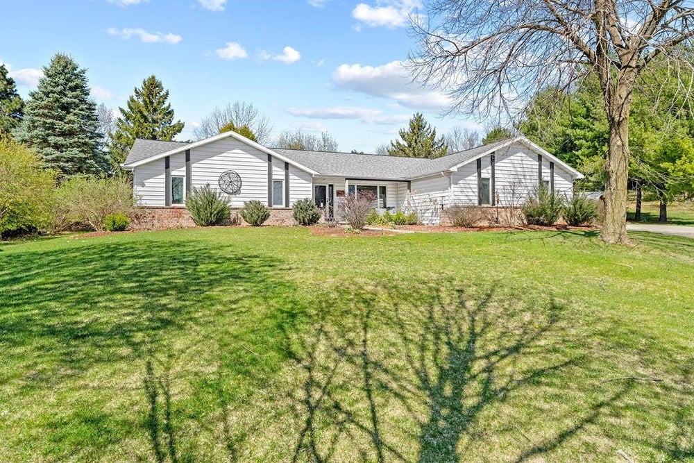 8355 Pheasant Run Trail, Larsen, WI 54947 - MLS# 50290312 - Coldwell Banker