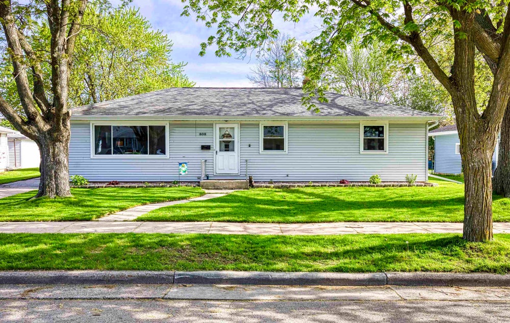808 E Harding Drive, Appleton, WI 54915 - MLS# 50291101 - Coldwell Banker