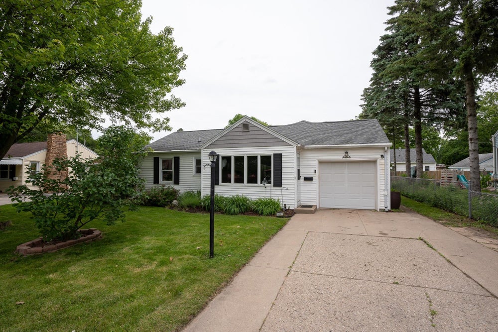 397 Gardners Row, Appleton, WI 54915 - MLS# 50292854 - Coldwell Banker