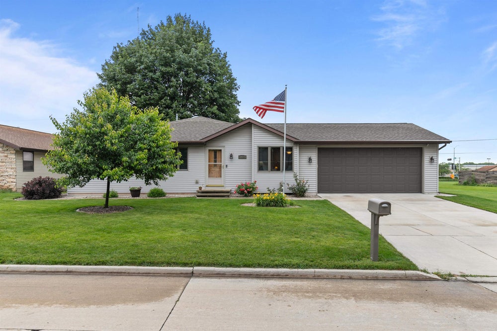 2816 E Henry Street, Appleton, WI 54915 - MLS# 50293324 - Coldwell Banker