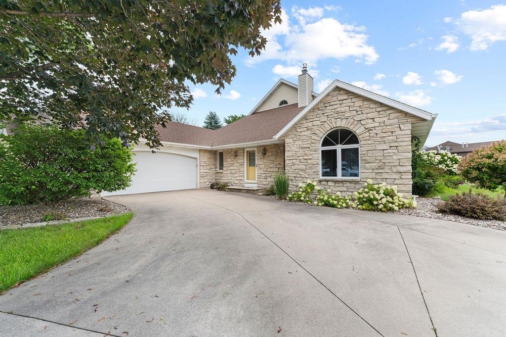 30 Springbrook Cercle Drive, Appleton, WI 54914 - MLS# 50296077 ...