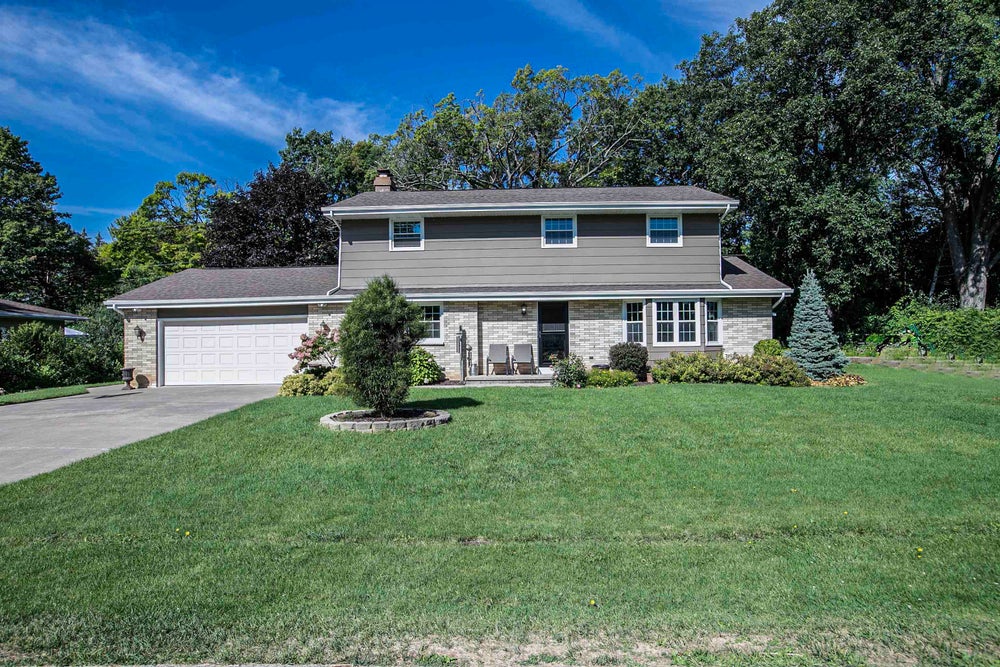 1400 Bonnie Drive, Menasha, WI 54952 - MLS# 50296678 - Coldwell Banker