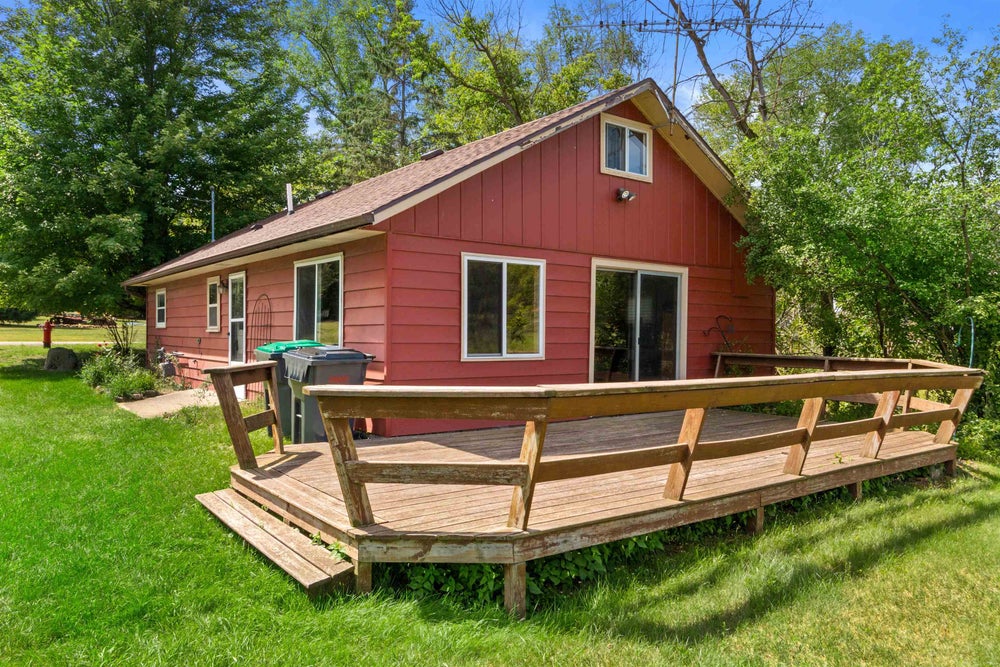 422 E South Lake Street, Hancock, WI 54943-0154 - MLS# 50296717 ...