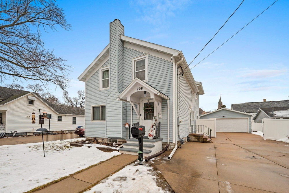 908 N Superior Street, Appleton, WI 54911 - MLS# 50302970 - Coldwell Banker