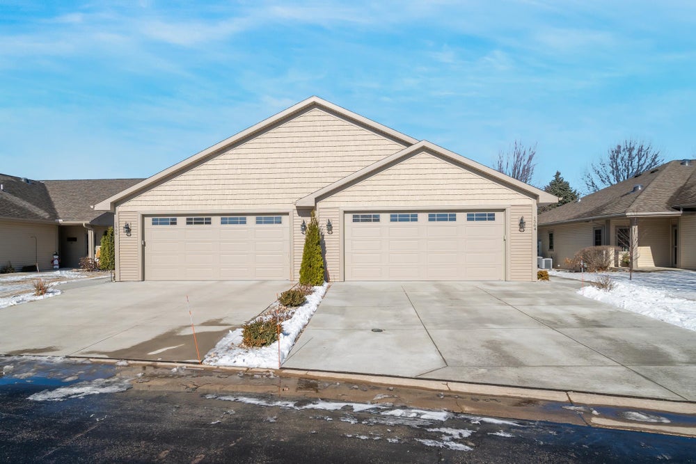 1564 Stanton Circle, Appleton, WI 54915 - MLS# 50303654 - Coldwell Banker