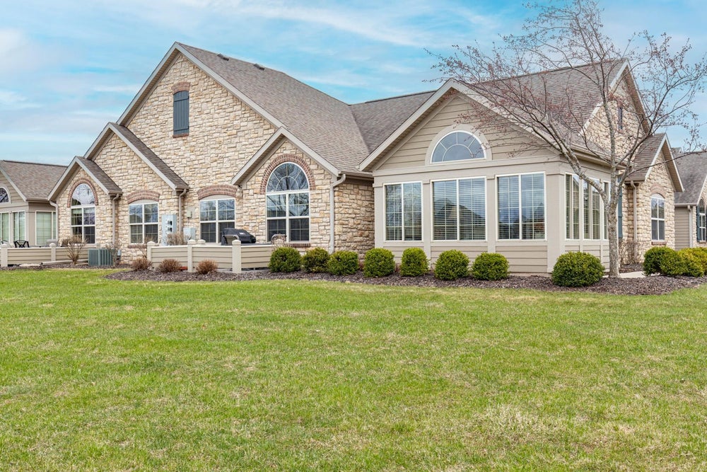 2402 E Tuscany Way #33, Appleton, WI 54913-6739 - MLS# 50307301 - Coldwell Banker