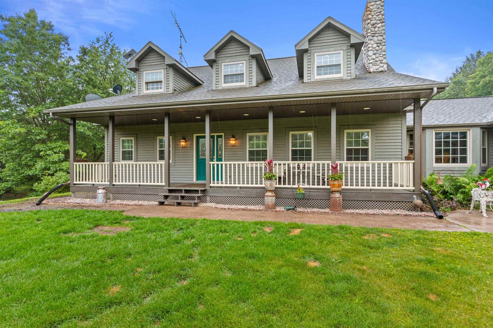 704 Sandy Pines Court, Redgranite, WI 54970-9590 - MLS# 50310093 ...