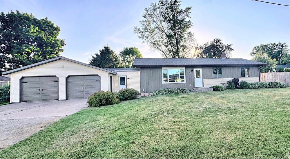 308 Durrell Street, Bear Creek, WI 54922 - MLS# 50310108 - Coldwell Banker