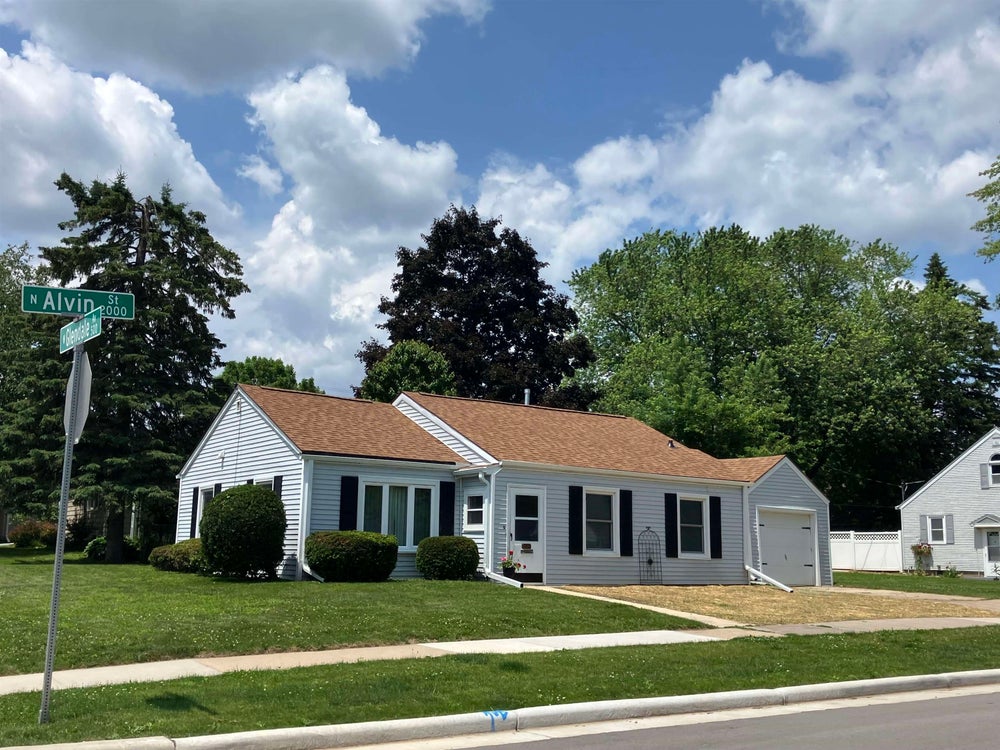 2021 N Alvin Street, Appleton, WI 54911 - MLS# 50310239 - Coldwell Banker