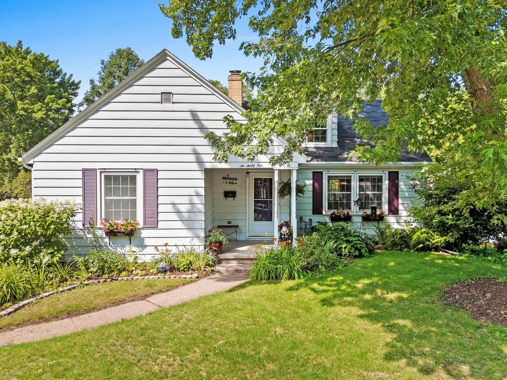 235 Summit Street, Green Bay, WI 54301-1834 - MLS# 50311267 - Coldwell ...