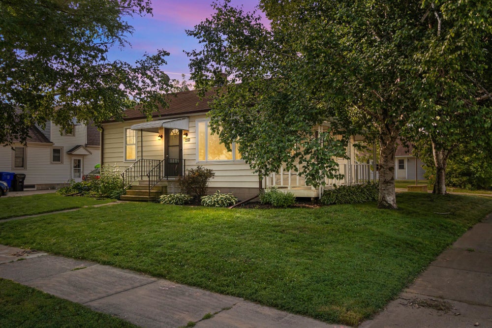 401 E Coolidge Avenue, Appleton, WI 54915 - MLS# 50311729 - Coldwell Banker