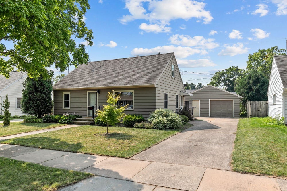 1819 E Byrd Street, Appleton, WI 54911 - MLS# 50313030 - Coldwell Banker