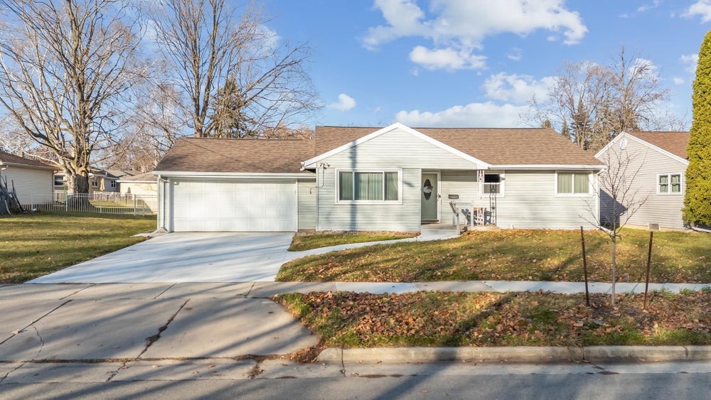 818 W Marquette Street, Appleton, WI 54914 - MLS# 50318580 - Coldwell ...