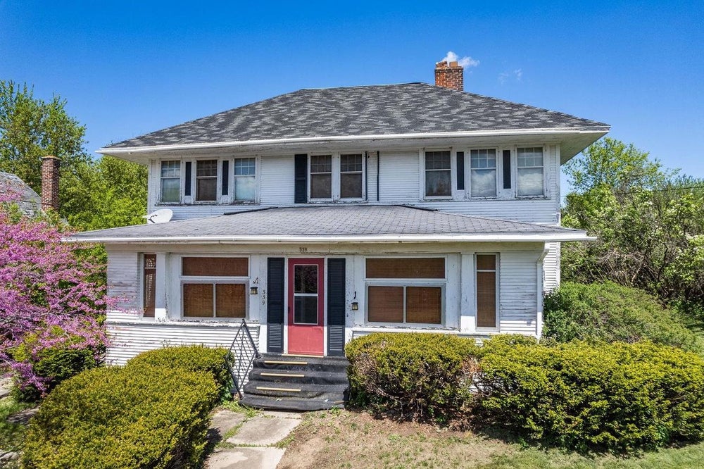 339 E John Street, Markesan, WI 53946 - MLS# 1977234 - Coldwell Banker