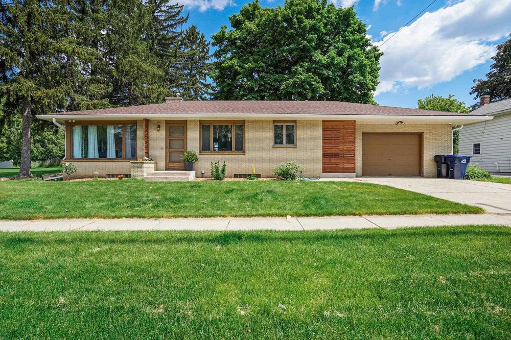 316 W Main Street, Marshall, WI 53559 - MLS# 1977891 - Coldwell Banker