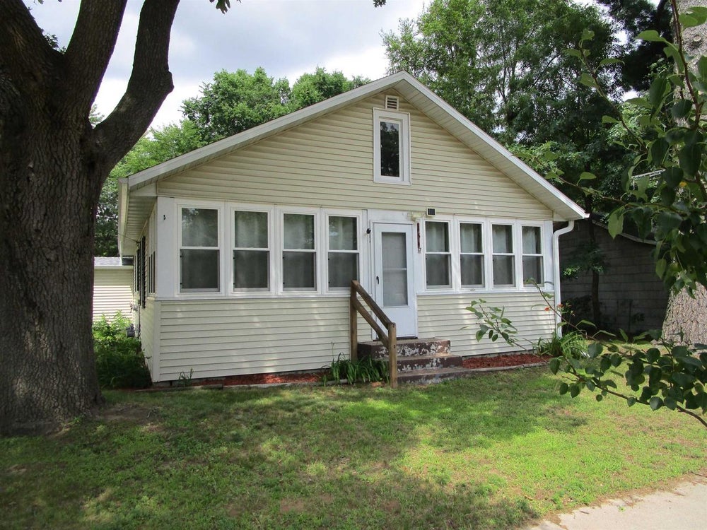 454 Center Street, Adams, WI 53910 - MLS# 1995813 - Coldwell Banker