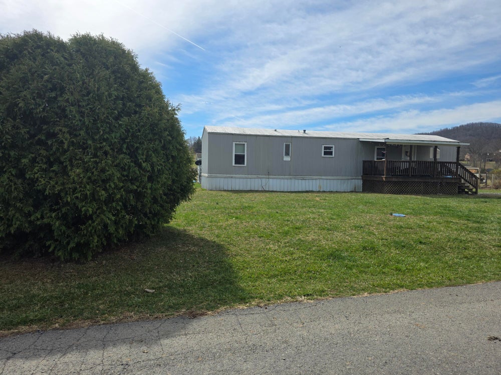 323 Weikle Drive, Alderson, WV 24910 - MLS# 25-315 - Coldwell Banker